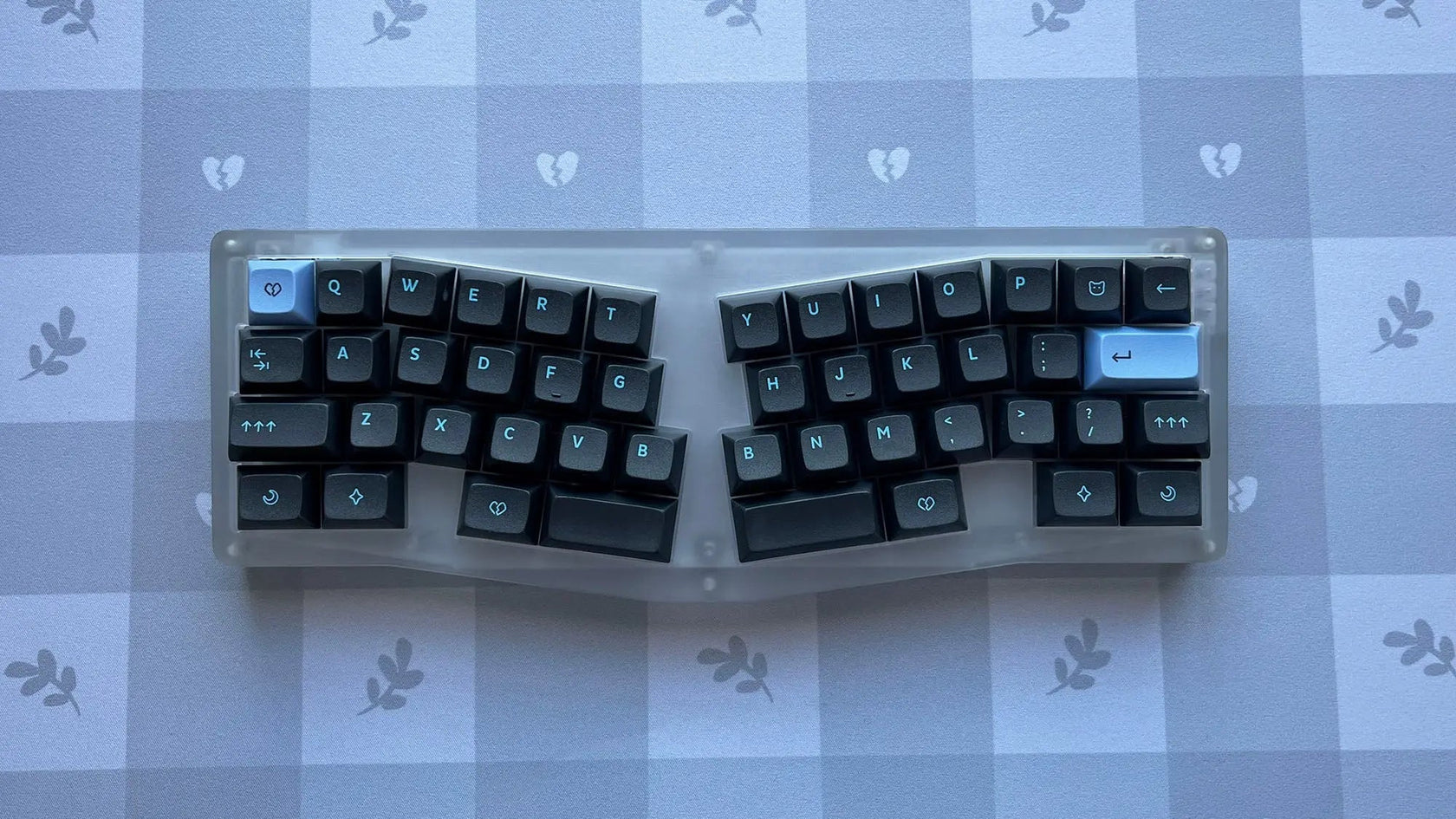 DSS Sad Girl Keycaps by Mintlodica® Bring joy to your workspace!